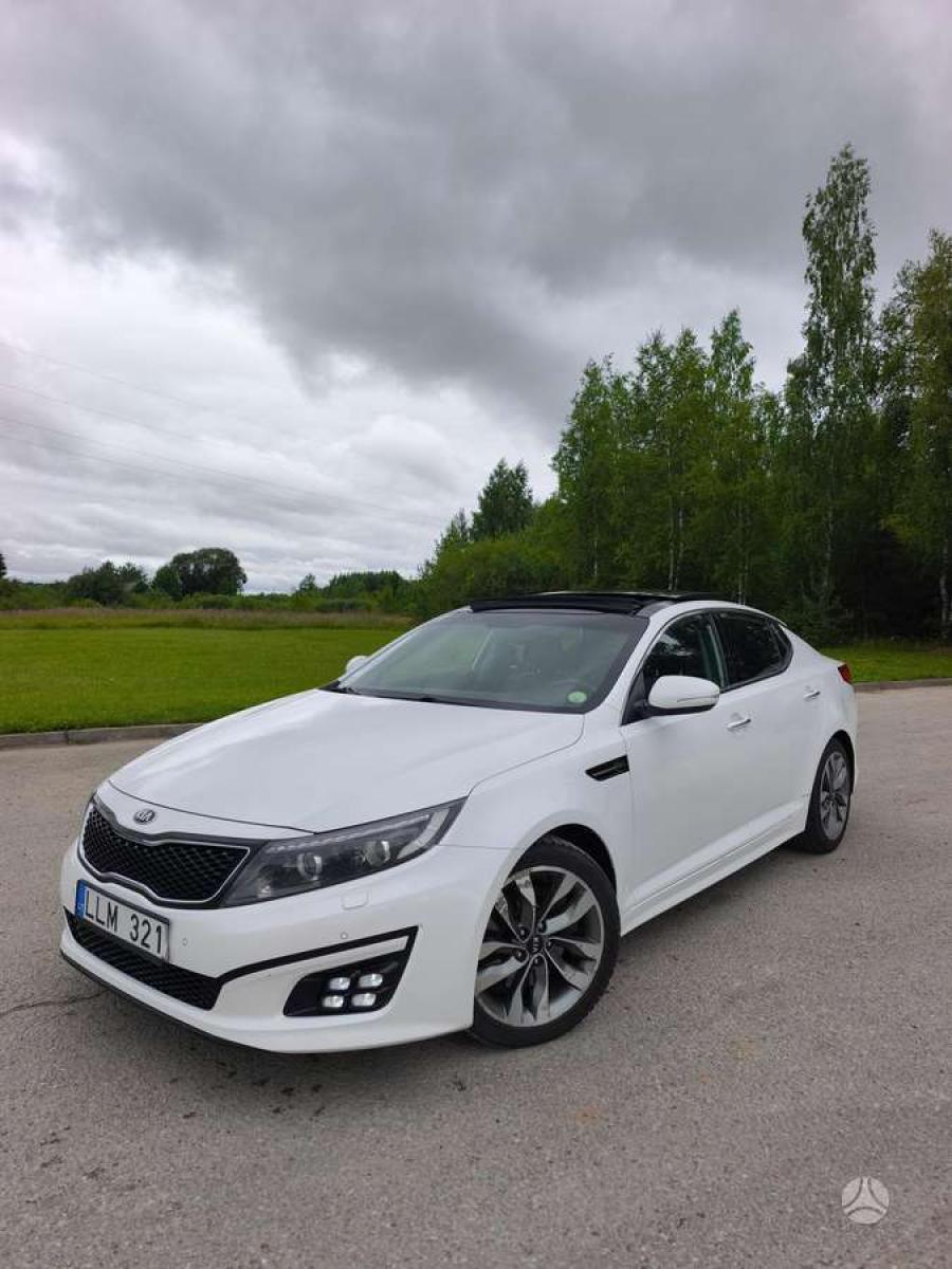 White Kia Optima 2015 in Pakruojis, with an engine capacity of 1.69 L and mileage of 24 thousand km for 6950 €, photo 1 on AUTOMOTO.COM.LV