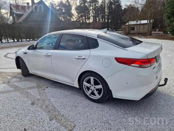 Balts Kia Optima 2016 Rīga, ar dzinēja tilpumu 1.70 L un nobraukumu 213 tūkst. km par 9900 €, foto 5 vietnē AUTOMOTO.COM.LV