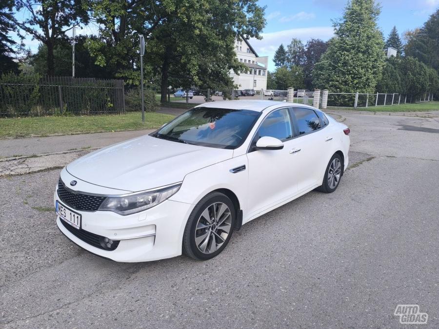 White Kia Optima 2016 in Kaunas, with an engine capacity of 1.70 L and mileage of 216 thousand km for 7500 €, photo 1 on AUTOMOTO.COM.LV