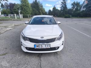 White Kia Optima 2016 in Kaunas, with an engine capacity of 1.70 L and mileage of 216 thousand km for 7500 €, photo 3 on AUTOMOTO.COM.LV