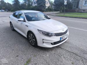 White Kia Optima 2016 in Kaunas, with an engine capacity of 1.70 L and mileage of 216 thousand km for 7500 €, photo 4 on AUTOMOTO.COM.LV