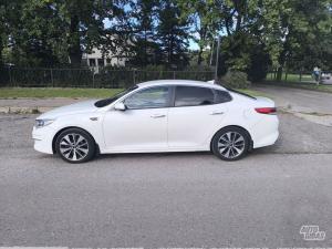 White Kia Optima 2016 in Kaunas, with an engine capacity of 1.70 L and mileage of 216 thousand km for 7500 €, photo 5 on AUTOMOTO.COM.LV