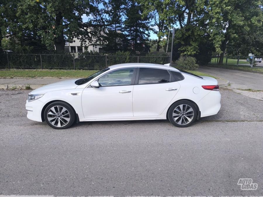 White Kia Optima 2016 in Kaunas, with an engine capacity of 1.70 L and mileage of 216 thousand km for 7500 €, photo 5 on AUTOMOTO.COM.LV