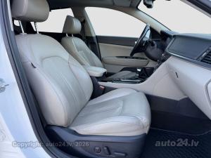 Balts Kia Optima 2016 Pērnava, ar dzinēja tilpumu 1.70 L un nobraukumu 133 tūkst. km par 12900 €, foto 6 vietnē AUTOMOTO.COM.LV