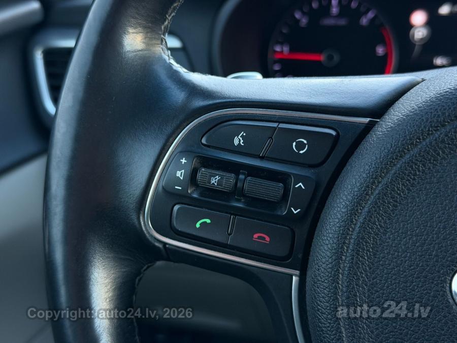 Balts Kia Optima 2016 Pērnava, ar dzinēja tilpumu 1.70 L un nobraukumu 133 tūkst. km par 12900 €, foto 16 vietnē AUTOMOTO.COM.LV