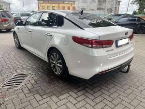 White Kia Optima 2016 in Telschi, with an engine capacity of 1.69 L and mileage of 274 thousand km for 6850 €, photo 8 on AUTOMOTO.COM.LV