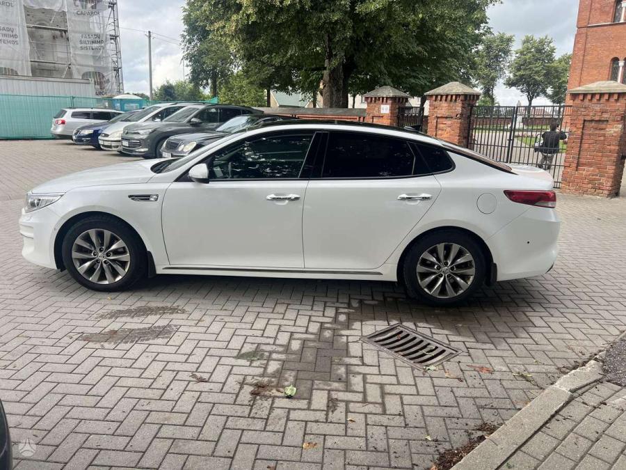 White Kia Optima 2016 in Telschi, with an engine capacity of 1.69 L and mileage of 274 thousand km for 6850 €, photo 9 on AUTOMOTO.COM.LV