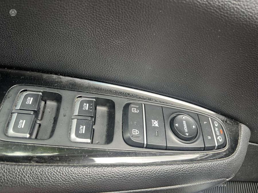 White Kia Optima 2016 in Telschi, with an engine capacity of 1.69 L and mileage of 274 thousand km for 6850 €, photo 14 on AUTOMOTO.COM.LV