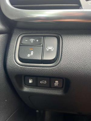 White Kia Optima 2016 in Telschi, with an engine capacity of 1.69 L and mileage of 274 thousand km for 6850 €, photo 15 on AUTOMOTO.COM.LV