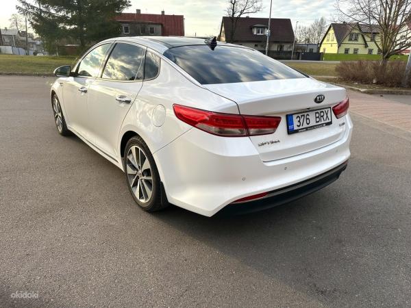 White Kia Optima 2016 in Tallinn, with an engine capacity of 0.00 L and mileage of 187 thousand km for 11500 €, photo 9 on AUTOMOTO.COM.LV