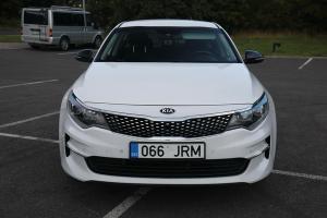 White Kia Optima 2016 in Narva, with an engine capacity of 1.70 L and mileage of 255 thousand km for 7500 €, photo 3 on AUTOMOTO.COM.LV