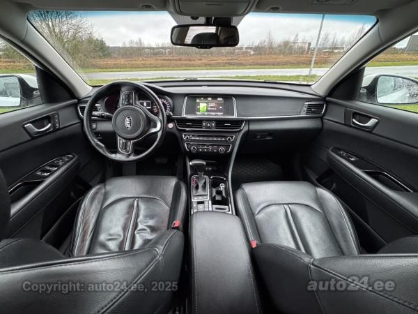 White Kia Optima 2017 in Tallinn, with an engine capacity of 1.70 L and mileage of 190 thousand km for 11500 €, photo 11 on AUTOMOTO.COM.LV