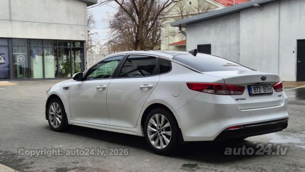White Kia Optima 2017 in Tallinn, with an engine capacity of 1.70 L and mileage of 150 thousand km for 10000 €, photo 7 on AUTOMOTO.COM.LV