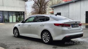 White Kia Optima 2017 in Tallinn, with an engine capacity of 1.70 L and mileage of 150 thousand km for 10000 €, photo 8 on AUTOMOTO.COM.LV
