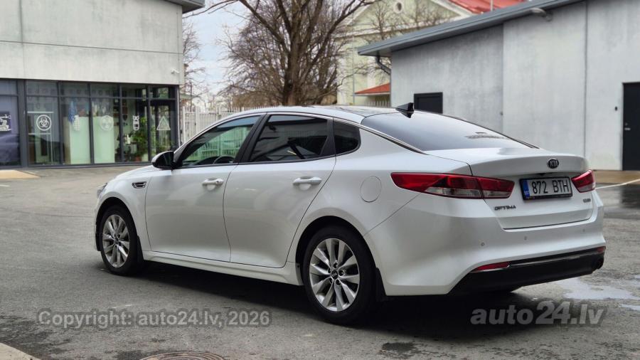 White Kia Optima 2017 in Tallinn, with an engine capacity of 1.70 L and mileage of 150 thousand km for 10000 €, photo 8 on AUTOMOTO.COM.LV