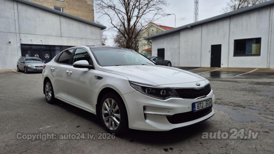 White Kia Optima 2017 in Tallinn, with an engine capacity of 1.70 L and mileage of 150 thousand km for 10000 €, photo 9 on AUTOMOTO.COM.LV