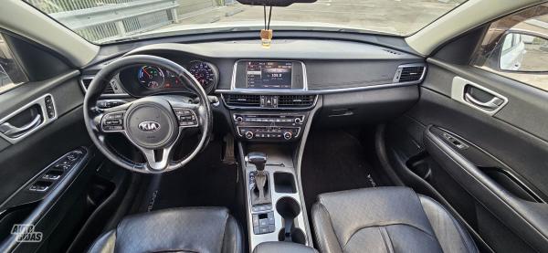 White Kia Optima 2017 in Siauliai, with an engine capacity of 2.00 L and mileage of 94 thousand km for 12000 €, photo 7 on AUTOMOTO.COM.LV