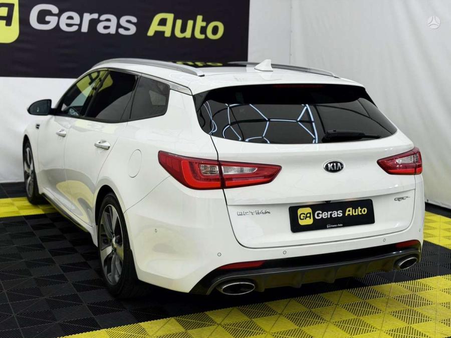 White Kia Optima 2016 in Vilnius, with an engine capacity of 2.00 L and mileage of 144 thousand km for 10850 €, photo 5 on AUTOMOTO.COM.LV