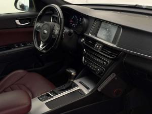 White Kia Optima 2016 in Vilnius, with an engine capacity of 2.00 L and mileage of 144 thousand km for 10850 €, photo 17 on AUTOMOTO.COM.LV