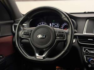 White Kia Optima 2016 in Vilnius, with an engine capacity of 2.00 L and mileage of 144 thousand km for 10850 €, photo 19 on AUTOMOTO.COM.LV