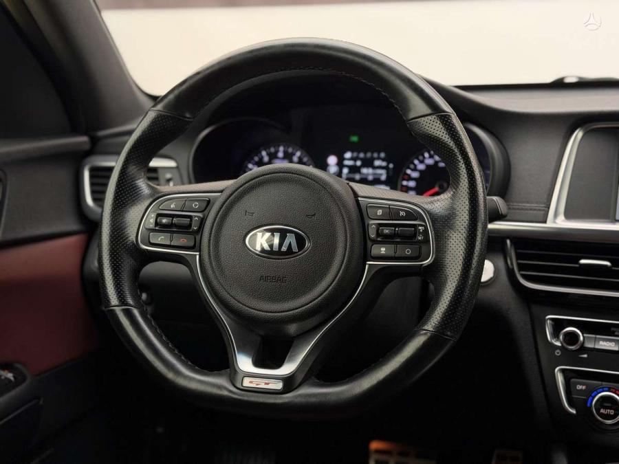 White Kia Optima 2016 in Vilnius, with an engine capacity of 2.00 L and mileage of 144 thousand km for 10800 €, photo 19 on AUTOMOTO.COM.LV