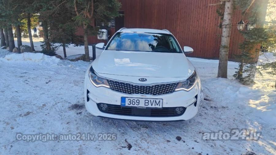 White Kia Optima 2017 in Tallinn, with an engine capacity of 1.70 L and mileage of 113 thousand km for 11990 €, photo 4 on AUTOMOTO.COM.LV