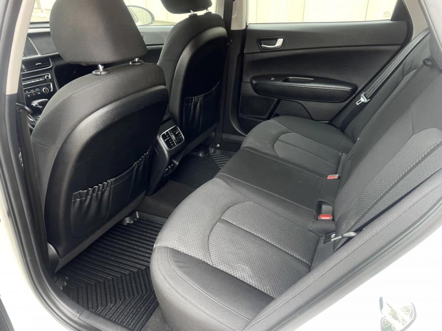 Balts Kia Optima 2017 Rīga, ar dzinēja tilpumu 1.70 L un nobraukumu 194 tūkst. km par 9290 €, foto 19 vietnē AUTOMOTO.COM.LV