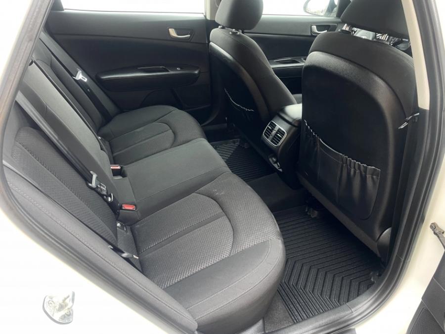 Balts Kia Optima 2017 Rīga, ar dzinēja tilpumu 1.70 L un nobraukumu 194 tūkst. km par 9290 €, foto 20 vietnē AUTOMOTO.COM.LV