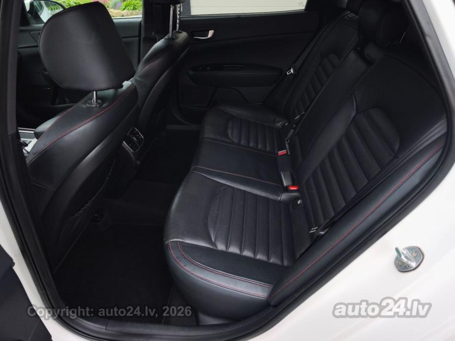 Balts Kia Optima 2017 Tallina, ar dzinēja tilpumu 1.70 L un nobraukumu 220 tūkst. km par 12500 €, foto 19 vietnē AUTOMOTO.COM.LV