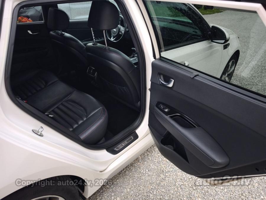 Balts Kia Optima 2017 Tallina, ar dzinēja tilpumu 1.70 L un nobraukumu 220 tūkst. km par 12500 €, foto 24 vietnē AUTOMOTO.COM.LV