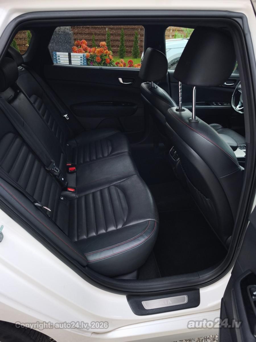 Balts Kia Optima 2017 Tallina, ar dzinēja tilpumu 1.70 L un nobraukumu 220 tūkst. km par 12500 €, foto 25 vietnē AUTOMOTO.COM.LV