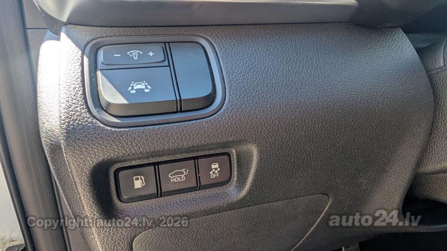 Balts Kia Optima 2017 Tallina, ar dzinēja tilpumu 1.70 L un nobraukumu 224 tūkst. km par 8900 €, foto 24 vietnē AUTOMOTO.COM.LV