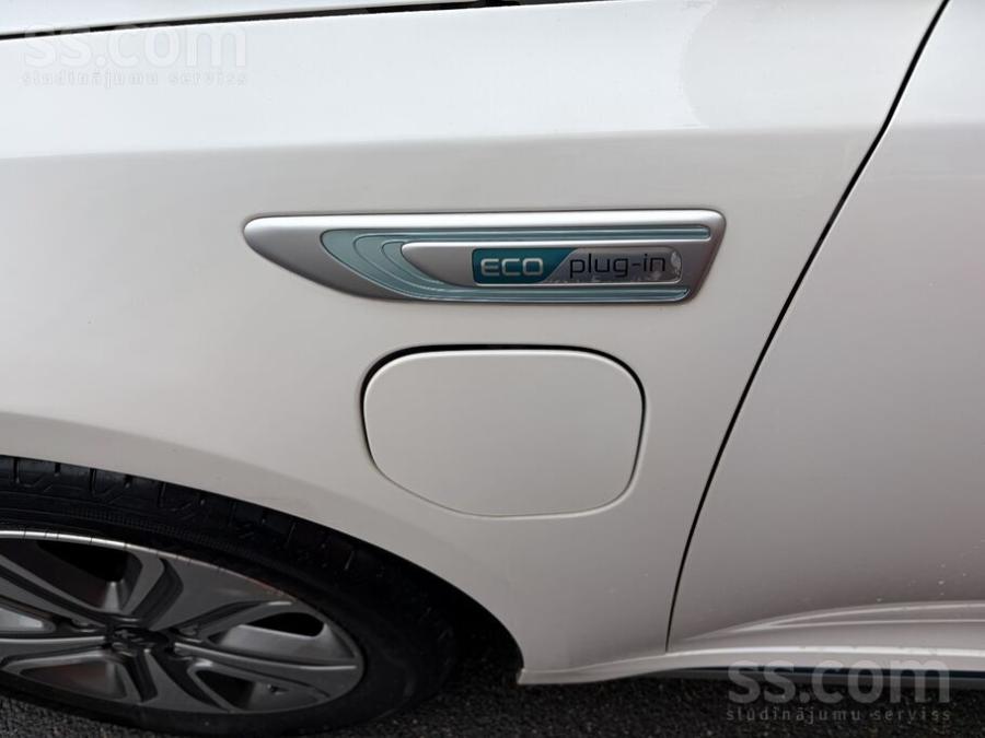 White Kia Optima 2017 in Riga, with an engine capacity of 2.00 L and mileage of 231 thousand km for 9200 €, photo 12 on AUTOMOTO.COM.LV