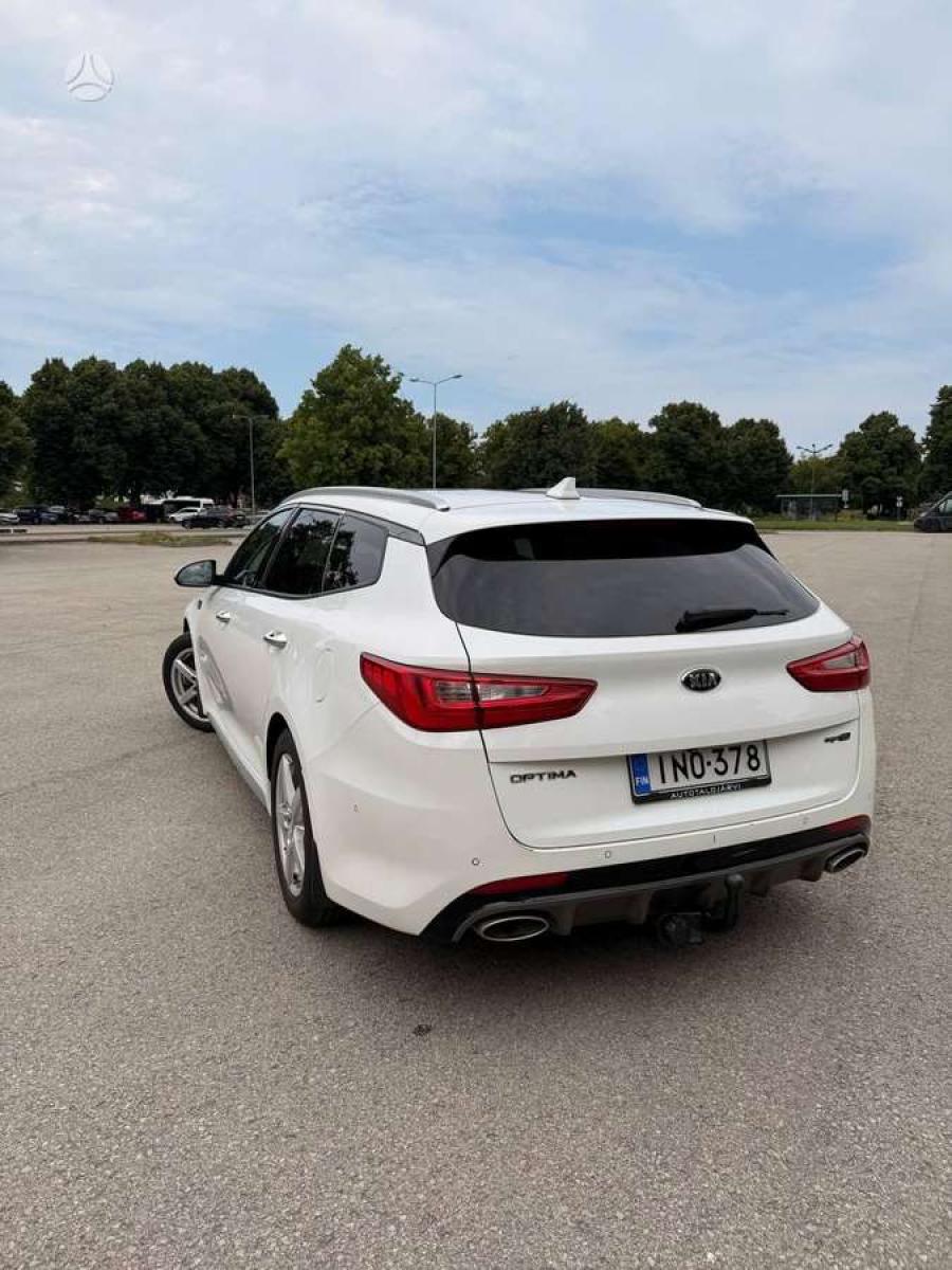 White Kia Optima 2017 in Klaipeda, with an engine capacity of 1.69 L and mileage of 269 thousand km for 5250 €, photo 7 on AUTOMOTO.COM.LV