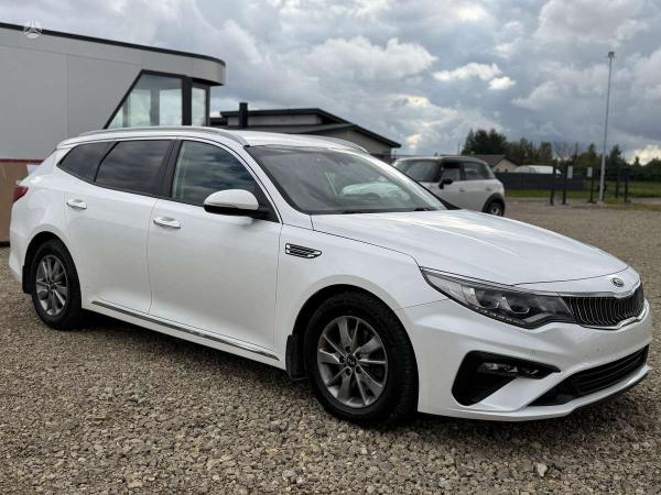 White Kia Optima 2019 in Siauliai, with an engine capacity of 1.60 L and mileage of 259 thousand km for 8200 €, photo 4 on AUTOMOTO.COM.LV