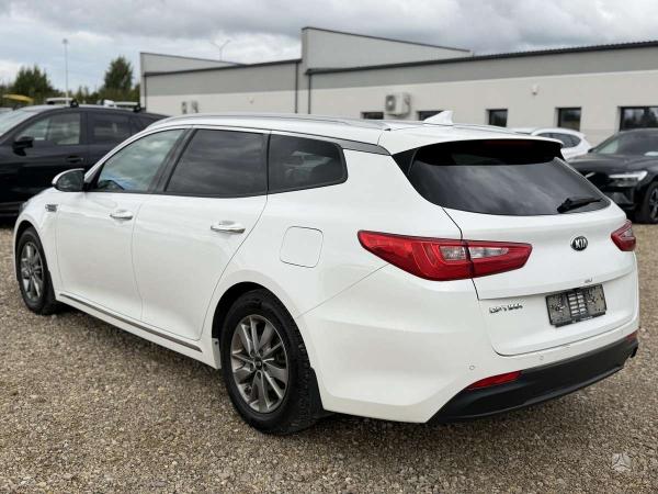 White Kia Optima 2019 in Siauliai, with an engine capacity of 1.60 L and mileage of 259 thousand km for 8200 €, photo 9 on AUTOMOTO.COM.LV
