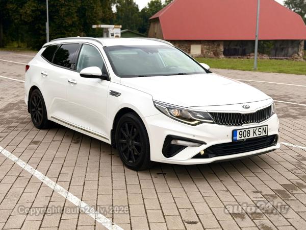 White Kia Optima 2020 in Tartu, with an engine capacity of 1.60 L and mileage of 173 thousand km for 11499 €, photo 3 on AUTOMOTO.COM.LV