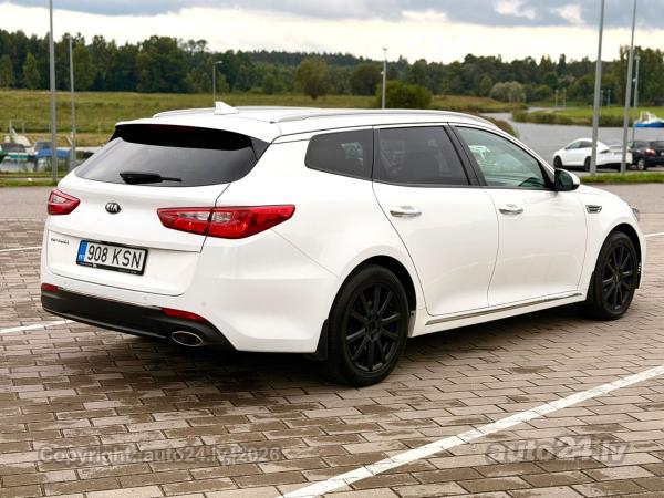 White Kia Optima 2020 in Tartu, with an engine capacity of 1.60 L and mileage of 173 thousand km for 11499 €, photo 4 on AUTOMOTO.COM.LV