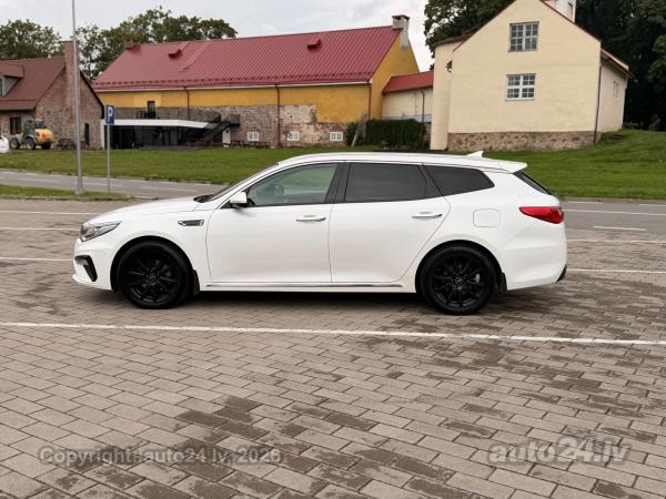 White Kia Optima 2020 in Tartu, with an engine capacity of 1.60 L and mileage of 173 thousand km for 11499 €, photo 6 on AUTOMOTO.COM.LV