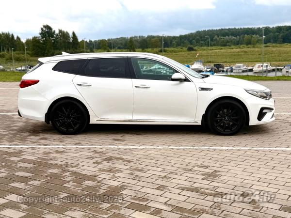 White Kia Optima 2020 in Tartu, with an engine capacity of 1.60 L and mileage of 173 thousand km for 11499 €, photo 7 on AUTOMOTO.COM.LV