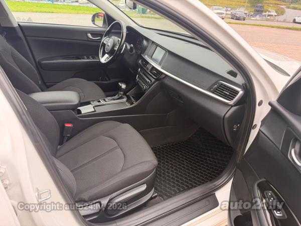 White Kia Optima 2020 in Tartu, with an engine capacity of 1.60 L and mileage of 173 thousand km for 11499 €, photo 9 on AUTOMOTO.COM.LV