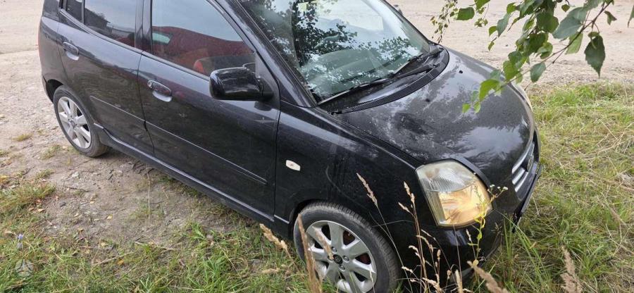 Black Kia Picanto 2006 in Vilnius, with an engine capacity of 1.09 L and mileage of 150 thousand km for 430 €, photo 3 on AUTOMOTO.COM.LV