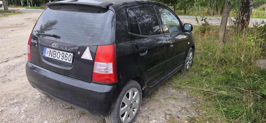 Black Kia Picanto 2006 in Vilnius, with an engine capacity of 1.09 L and mileage of 150 thousand km for 430 €, photo 4 on AUTOMOTO.COM.LV