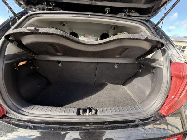 Kia Picanto 2018 Tukums vietnē Melns Kia Picanto 2018 Tukums, ar dzinēja tilpumu 1.20 L un nobraukumu 52 tūkst. km par 9000 €, foto 9 vietnē AUTOMOTO.COM.LV