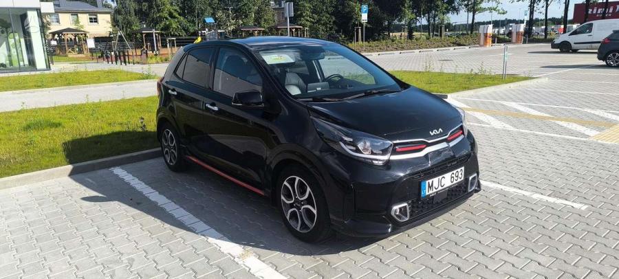 Black Kia Picanto 2022 in Vilnius, with an engine capacity of 1.20 L and mileage of 58 thousand km for 12800 €, photo 3 on AUTOMOTO.COM.LV