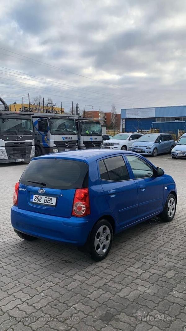 Zils Kia Picanto 2008 Tallina, ar dzinēja tilpumu 1.10 L un nobraukumu 165 tūkst. km par 1250 €, foto 2 vietnē AUTOMOTO.COM.LV