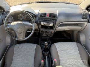 Zaļš Kia Picanto 2005 Daugavpils, ar dzinēja tilpumu 1.00 L un nobraukumu 171 tūkst. km par 1199 €, foto 10 vietnē AUTOMOTO.COM.LV