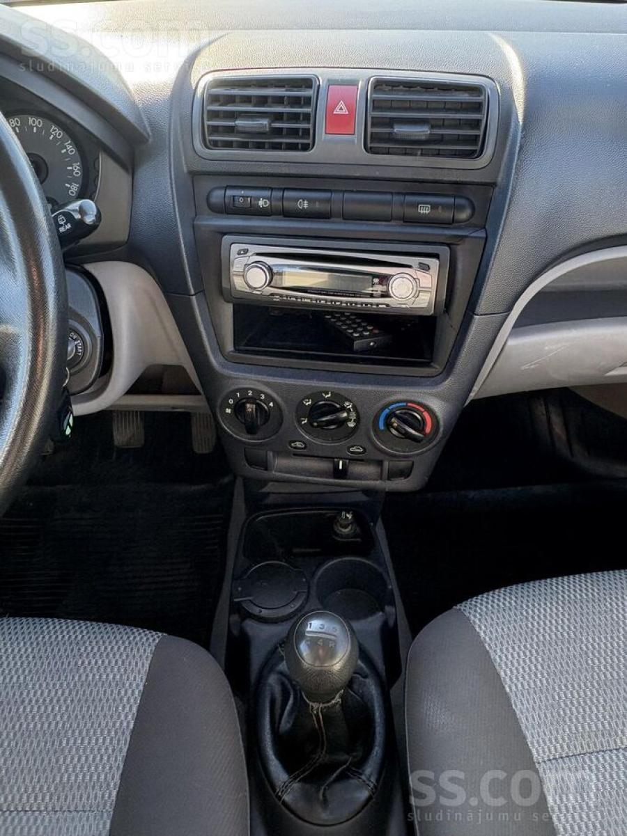 Zaļš Kia Picanto 2005 Daugavpils, ar dzinēja tilpumu 1.00 L un nobraukumu 171 tūkst. km par 1199 €, foto 12 vietnē AUTOMOTO.COM.LV