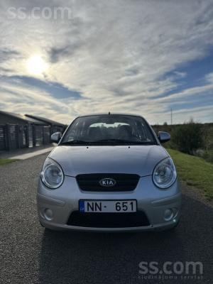 Grey Kia Picanto 2009 in Riga, with an engine capacity of 1.10 L and mileage of 205 thousand km for 1500 €, photo 3 on AUTOMOTO.COM.LV
