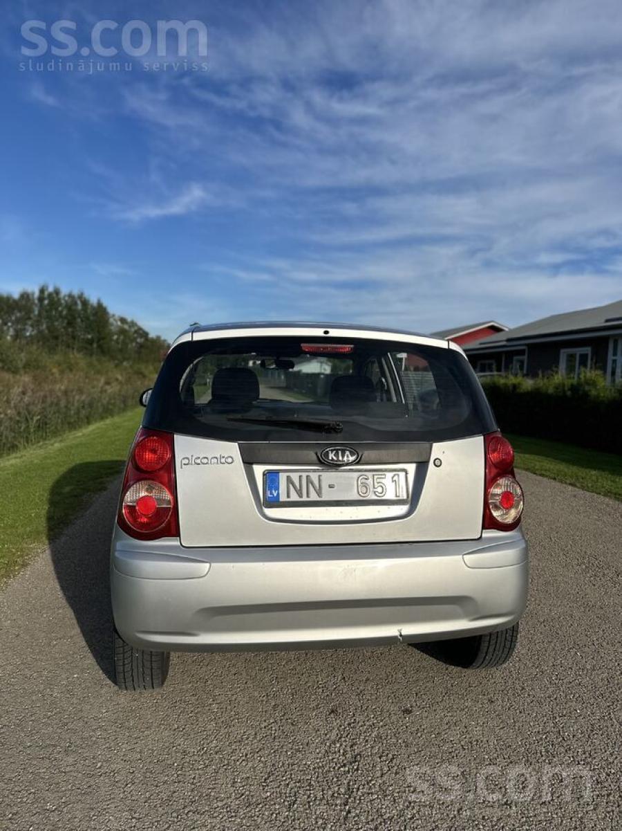 Grey Kia Picanto 2009 in Riga, with an engine capacity of 1.10 L and mileage of 205 thousand km for 1500 €, photo 4 on AUTOMOTO.COM.LV